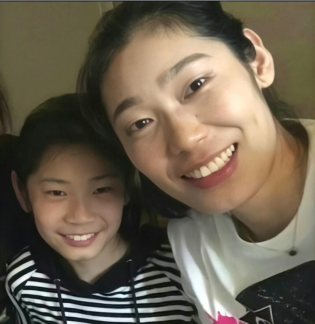 1.98 meters Zhu Ting returned to China to send 5 sisters to school ...