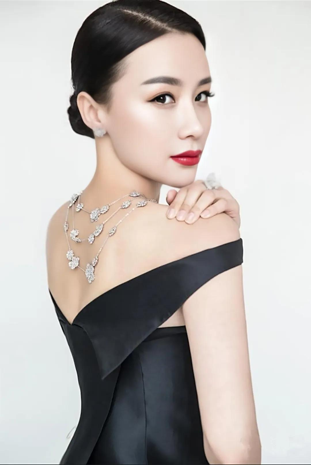 Yao Qianyu's beautiful photos - iNEWS