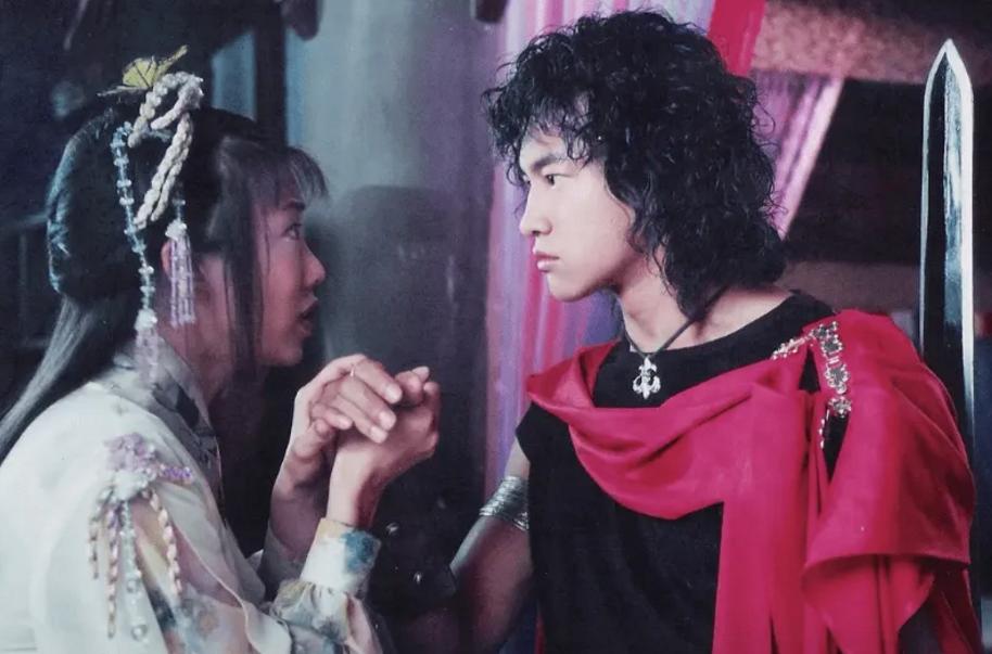 He Rundong, who was rejected by Sun Li, fell in love with the cabinet ...