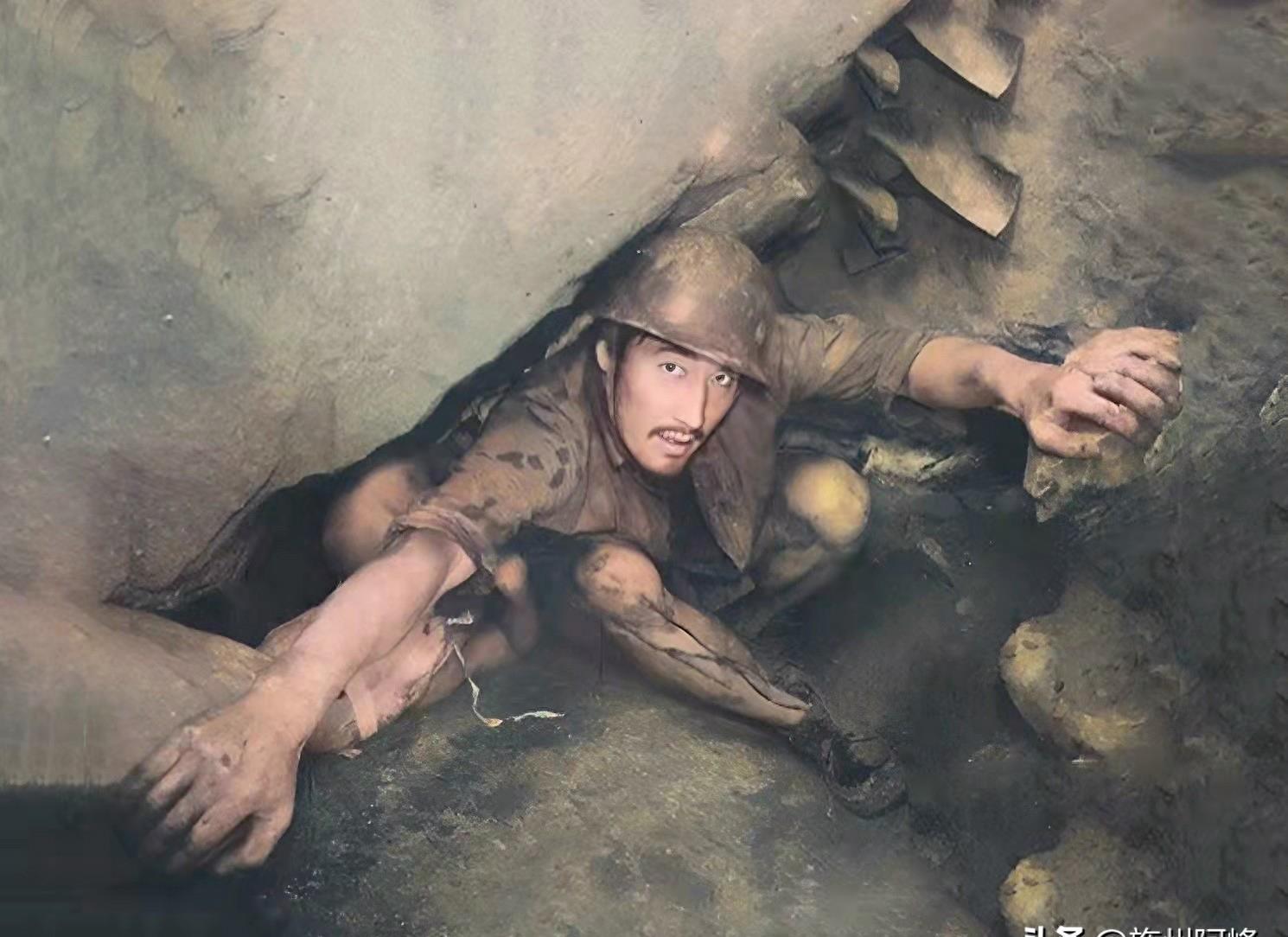 Old photos: women studying Peking Opera, six wives of Qing officials ...
