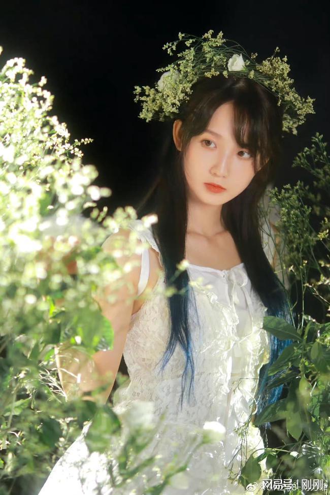 Flower Angel Liu Lifei - iNEWS