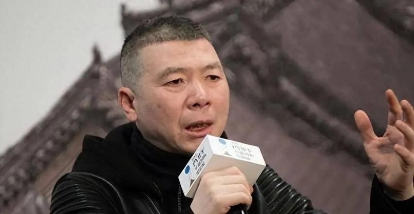 The "arrogant" Feng Xiaogang has given in, but this is a dangerous signal for domestic ...