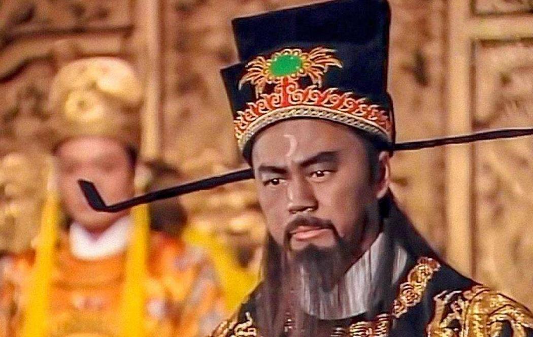 Bao Zheng's annual salary is 18,000 guan, how much is it equivalent to ...