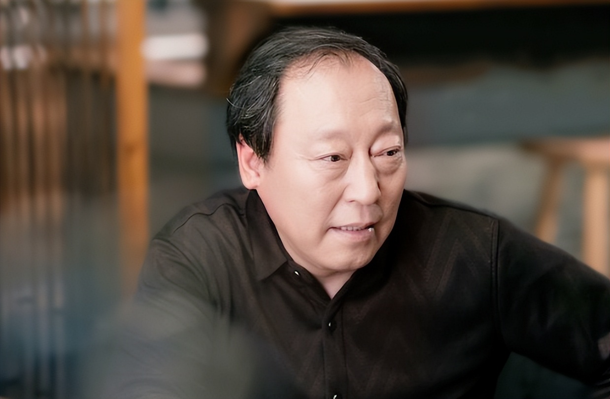 61-year-old Ni Ping and 60-year-old Ni Dahong, is their relationship as ...