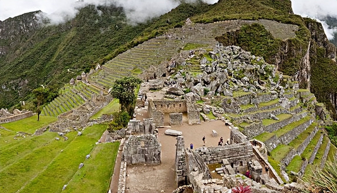 An overview of the history of the Republic of Peru, ancient ...