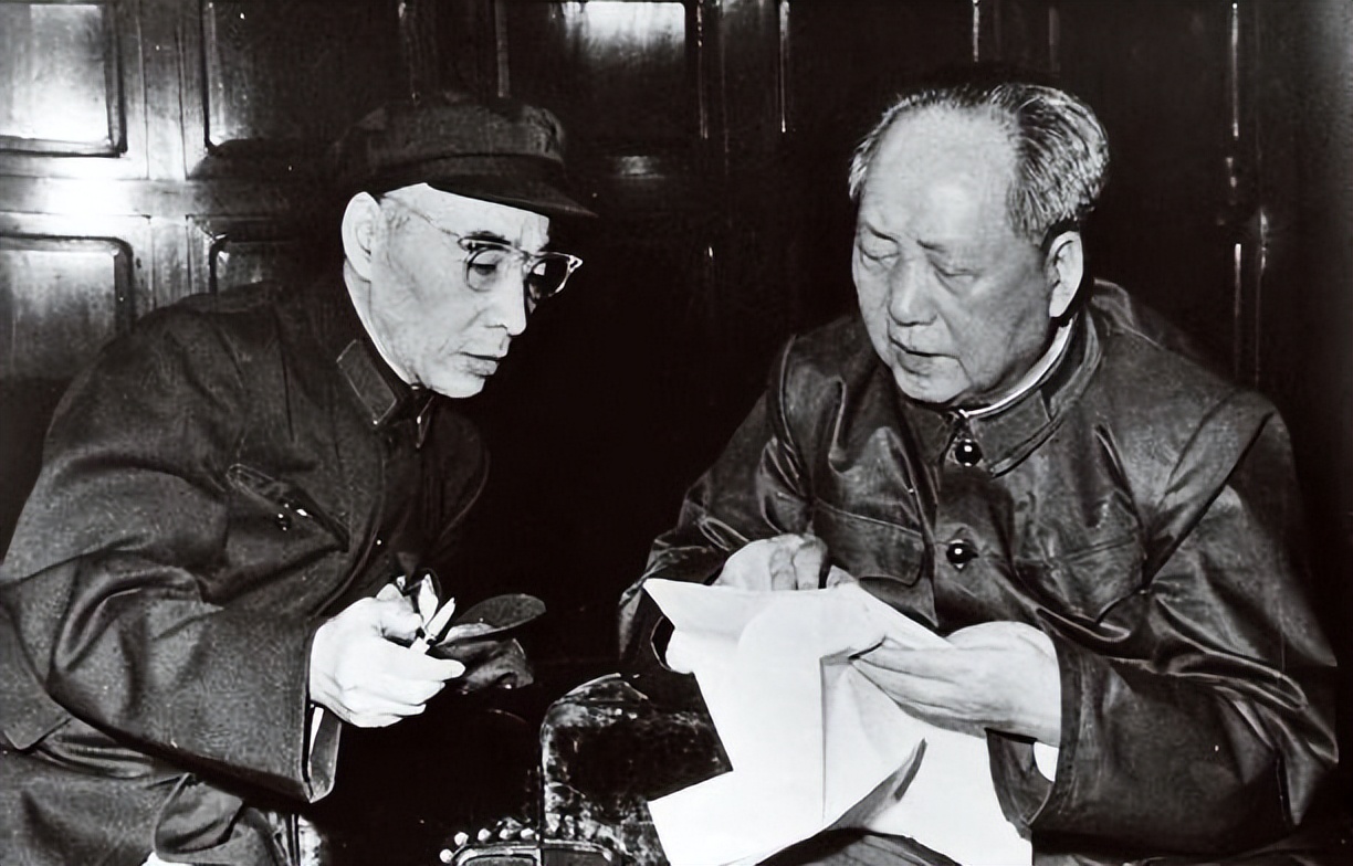 Lin Biao's father gave him a fortune telling: This baby is born rich ...