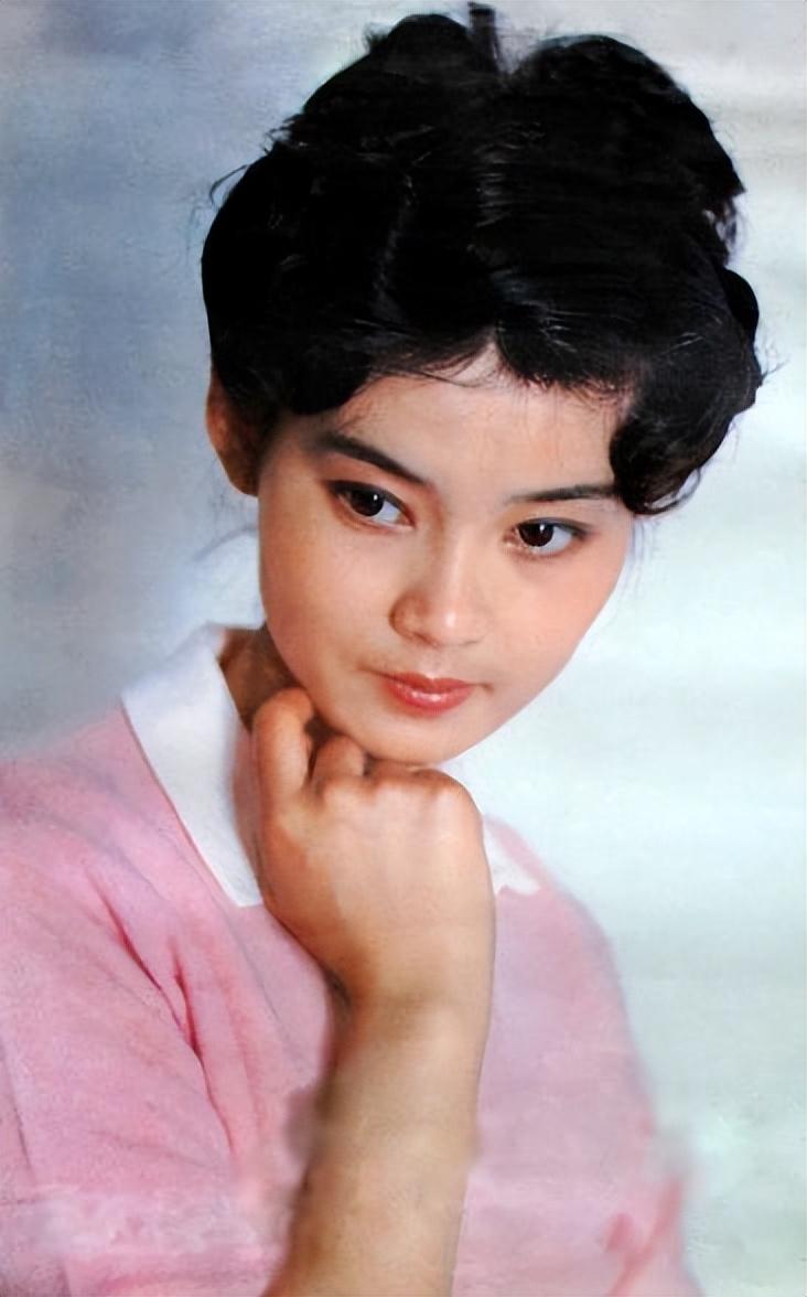 Pan Hong: Divorced for 37 years and never married - iNEWS