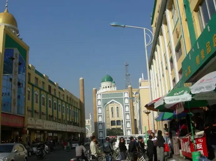 The past and present of the alleys such as Kuan Alley, the Valley of ...