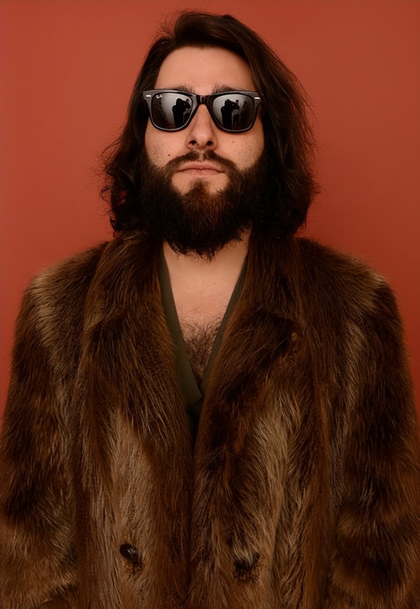 Jordan Vogel-Roberts: Through the selection of visual elements, the ...