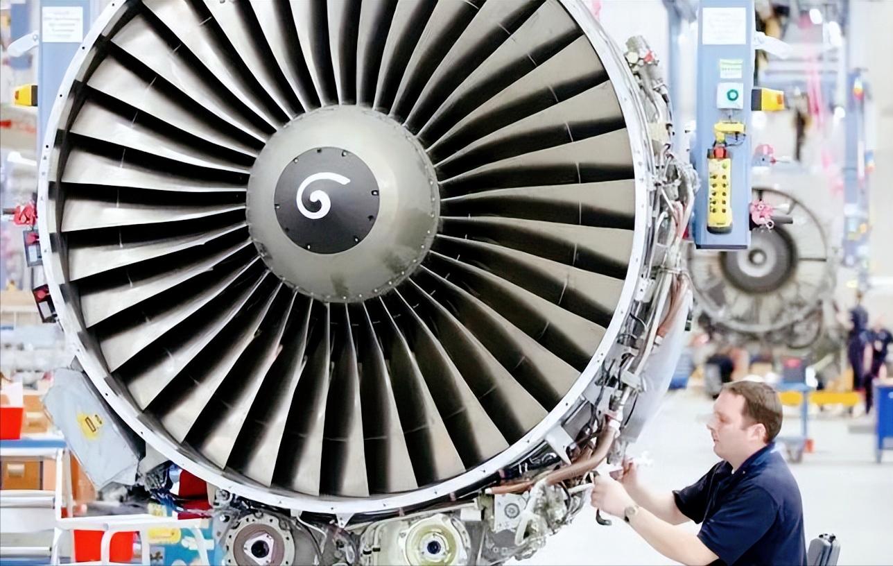 Widen the gap again!The United States launched the world's first fifth ...