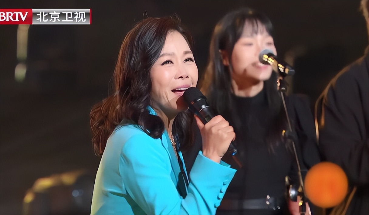 Tian Zhen's singing skills at the New Year's Eve party exploded, why ...