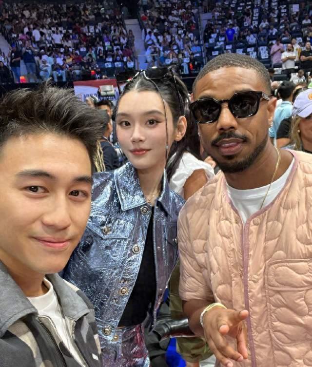 Xi Mengyao and He Youjun took a romantic overseas trip, enjoying the ...