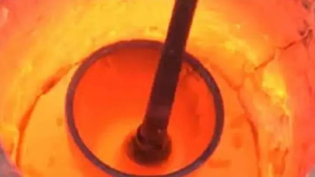 After heating the sand to 3000 degrees, can it really become "glass ...