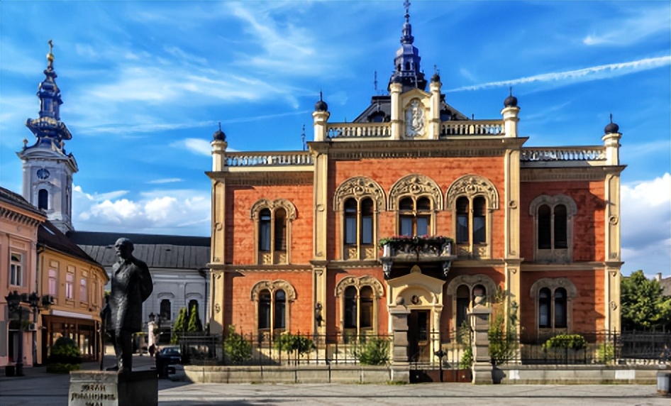 Functions of traditional clothing, and clothing making and materials in ...