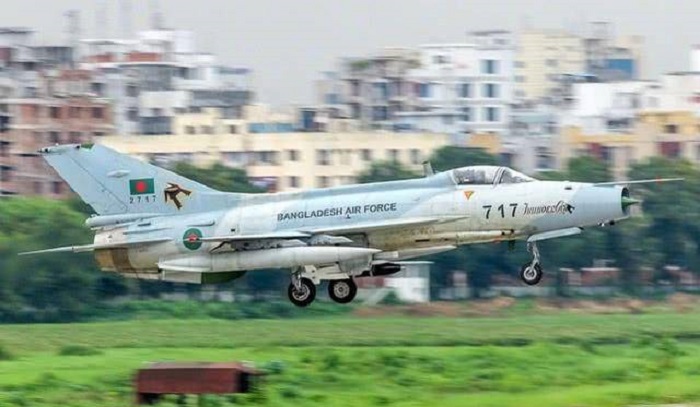 The domestic Leishi 6 bomb with the addition of an engine has an attack ...