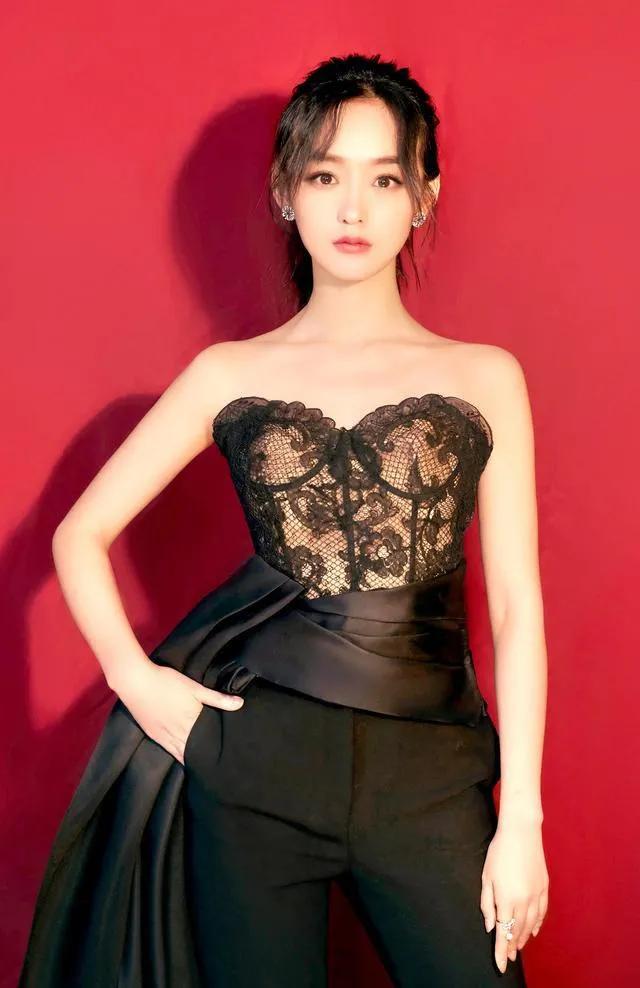 He Hongshan is so pretty - iNEWS