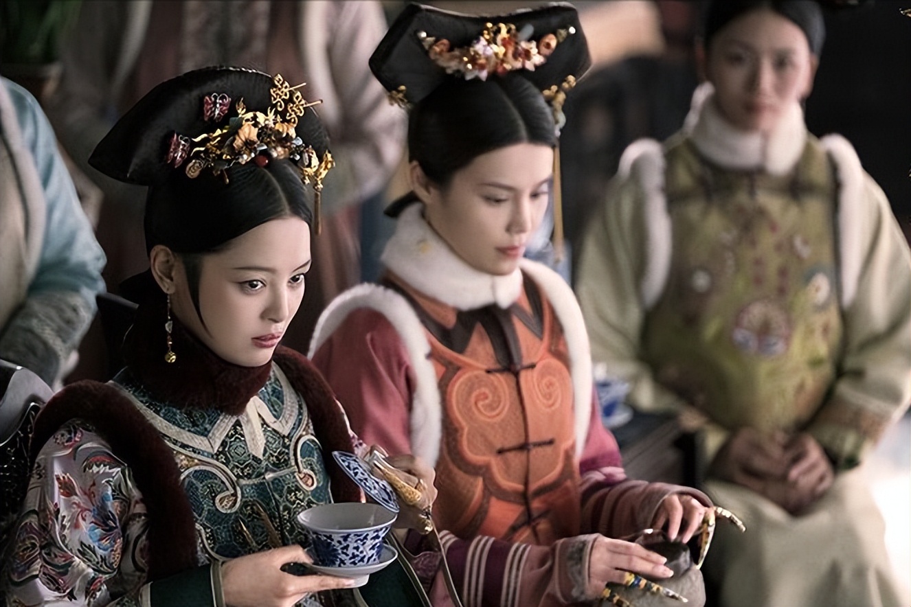 Watching "Story of Yanxi Palace" and "Ruyi's Royal Love in the Palace ...