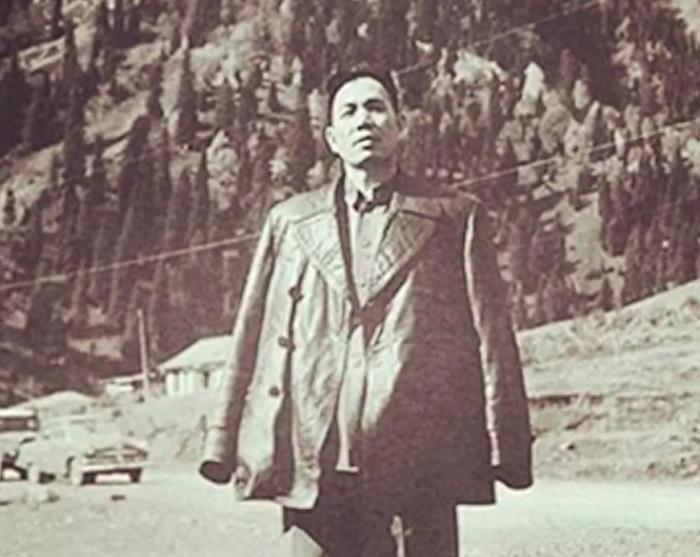 Ding Sheng and Wang Ping were once superiors and subordinates, and they ...