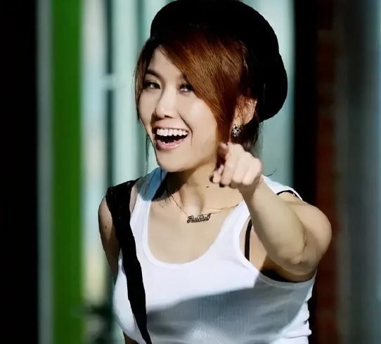 From the down and down history of "electronic music talented girl" Wang ...