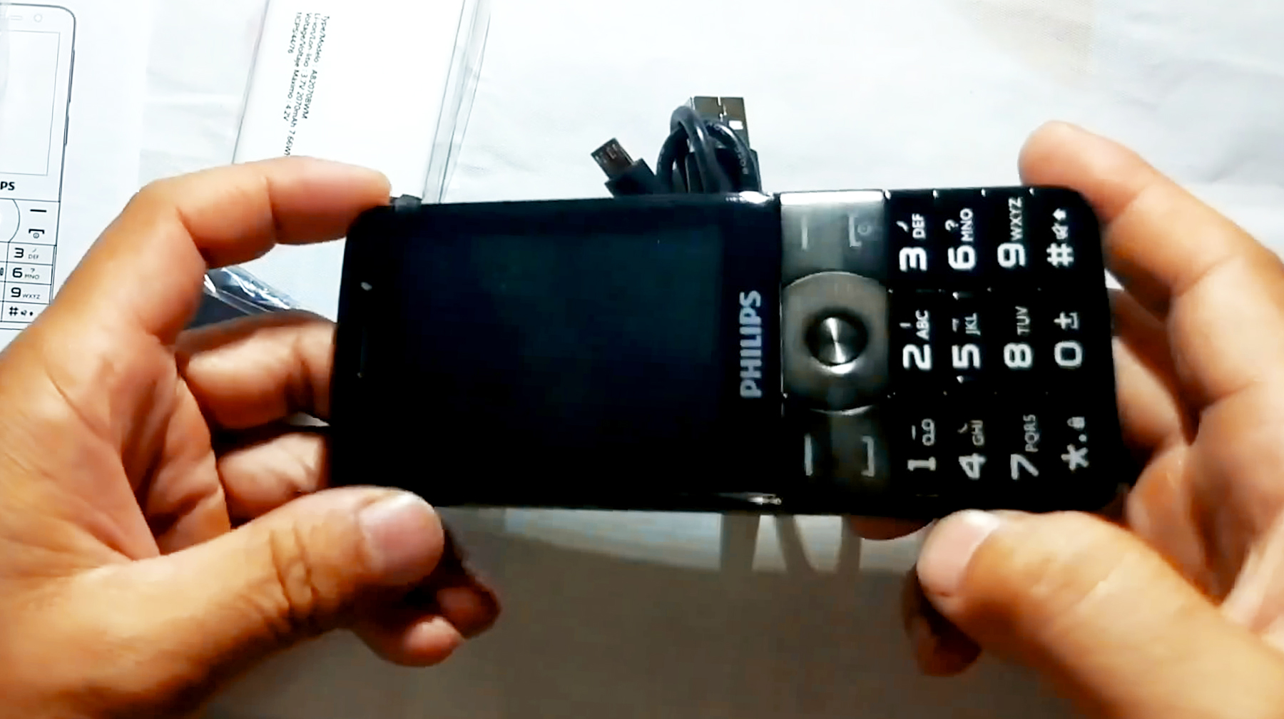 The memory and screen are too outdated, experience the Philips E518 old phone, this feature is ...