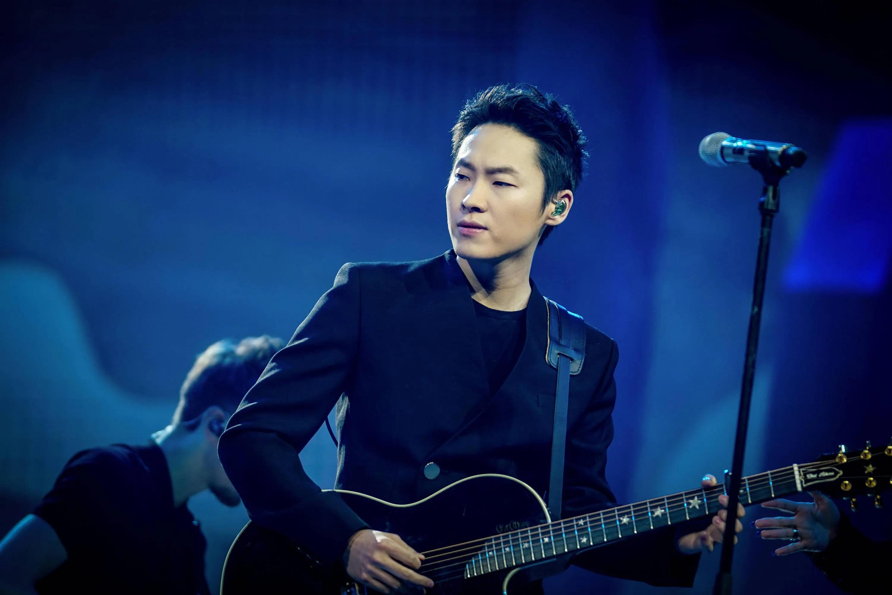 Liang Bo--a singer who really deserves our love - iNEWS