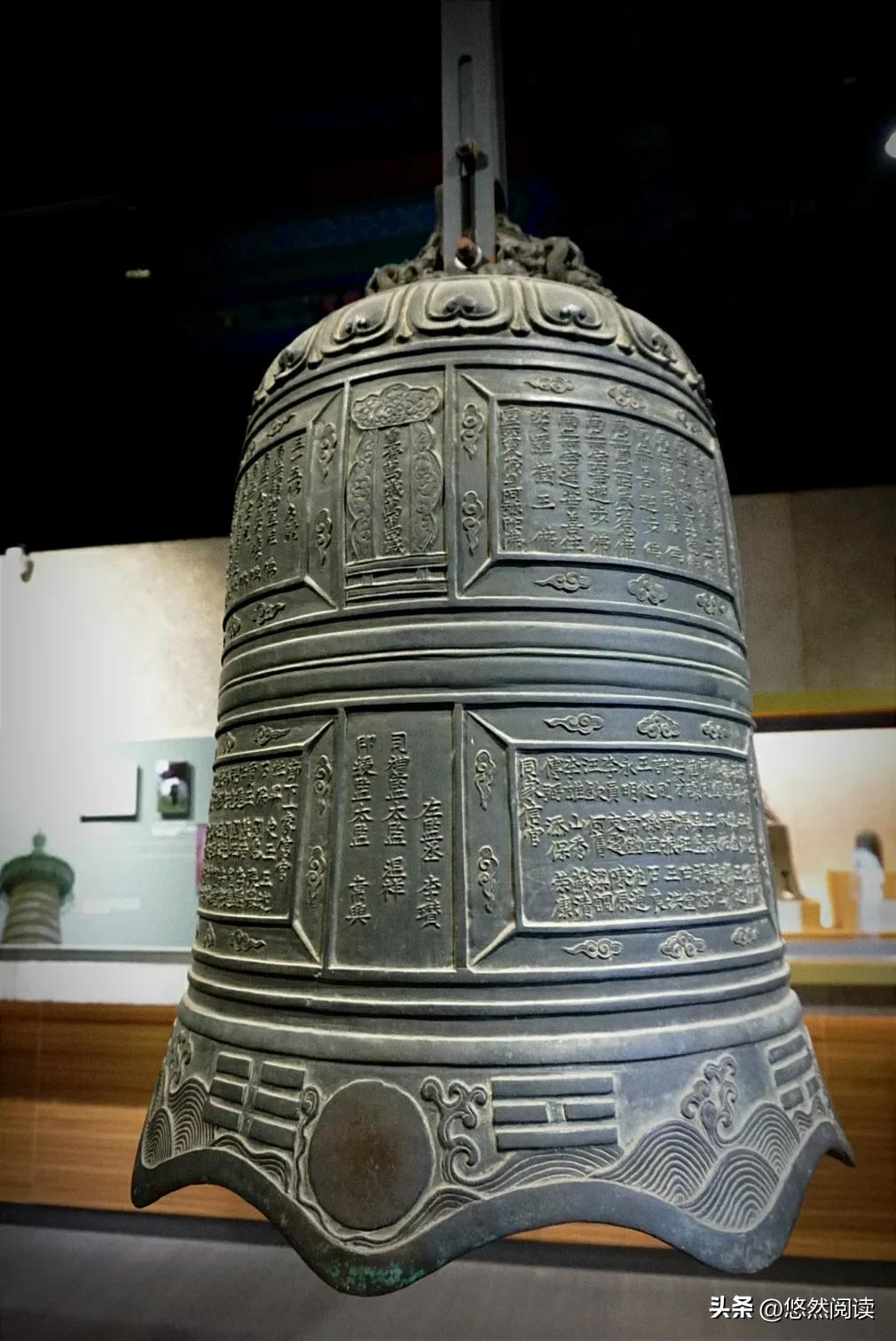 Looking at ancient bells in the Ancient Bell Museum of Dazhong Temple ...