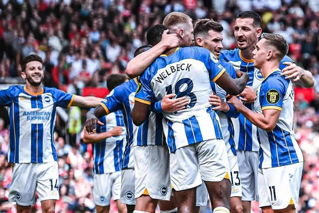 Welbeck fought against the old master, with 1 assists and 9 successful ...