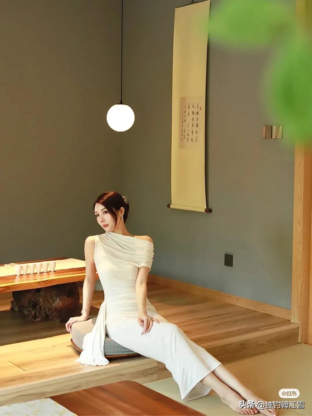 Beijing fashion beauty, beautiful face, slender body, exciting - iMedia