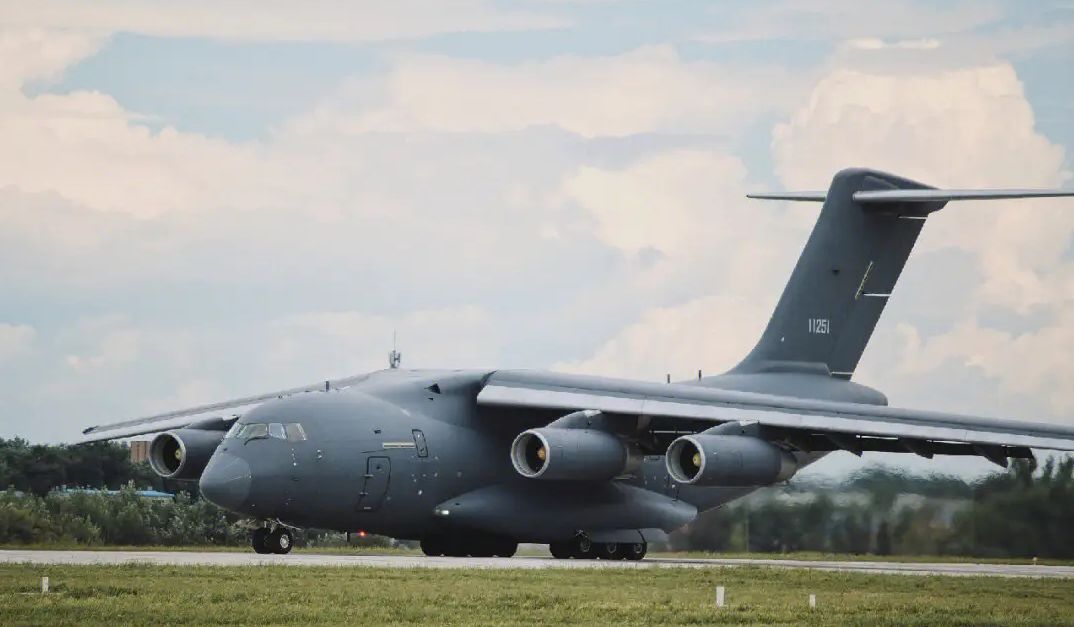 The Yun-20 was "radar-irradiated", and the fighter plane rushed to ...