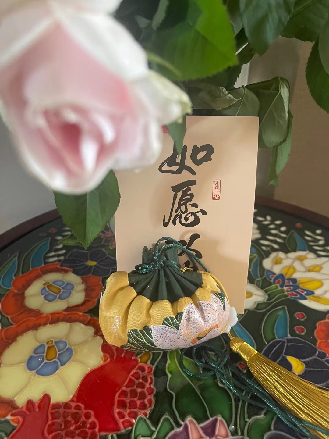 Li Yu's original poem: [Sachet light wrapping] - iNEWS