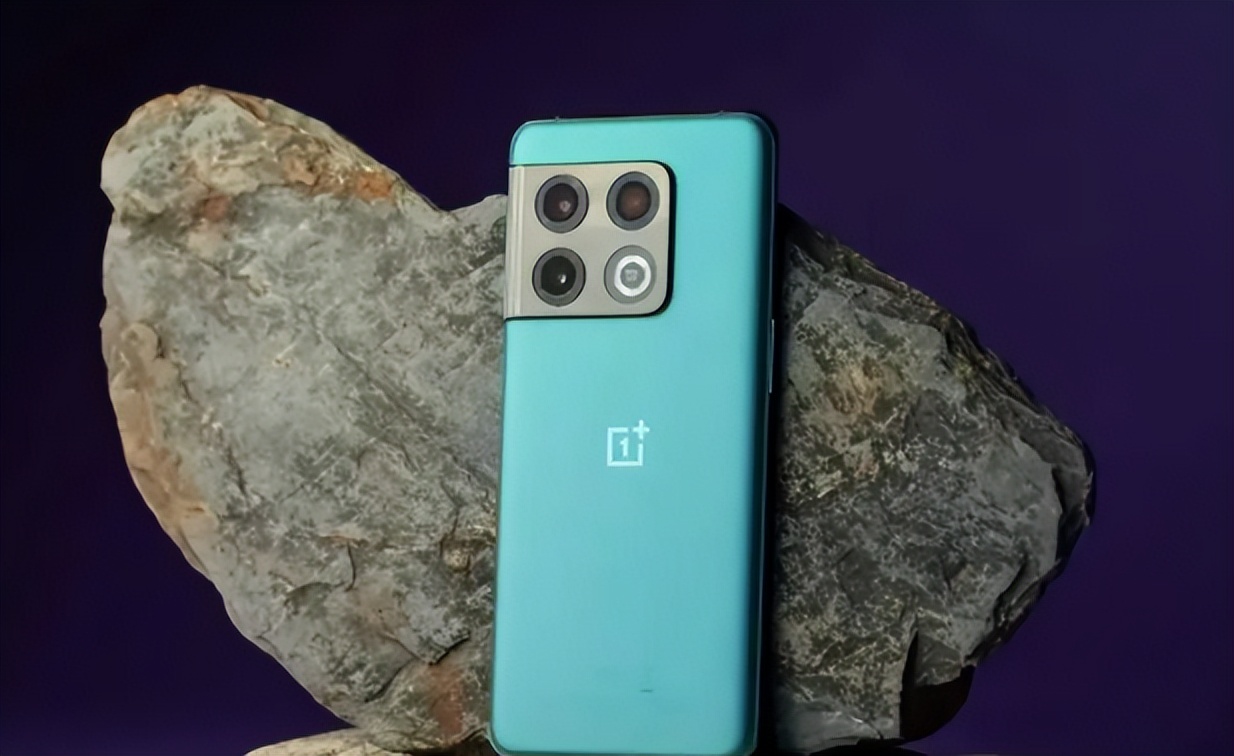 From the current point of view, the OnePlus 10 Pro screen is still very ...