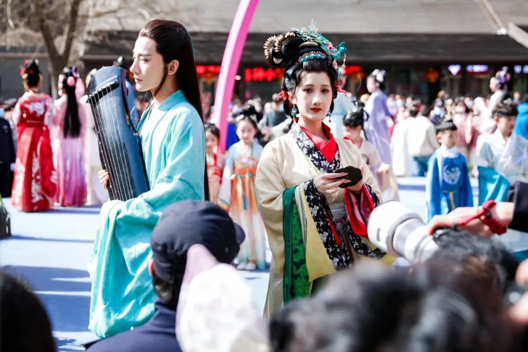 Jing Zhe welcomes the Hanfu event!Yuntai Mountain Hanfu Flower Festival ...