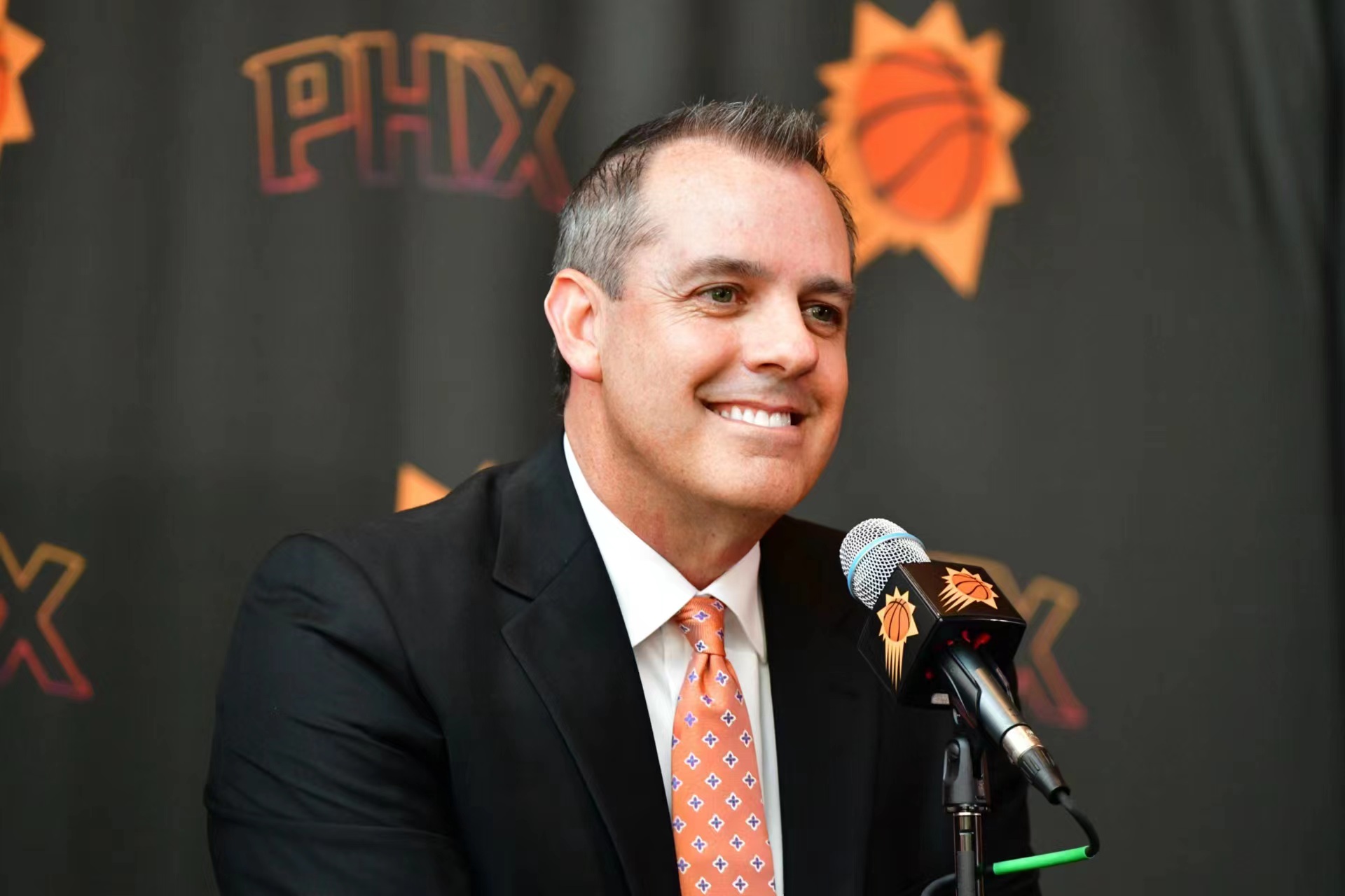 The Suns traded to Bill, is it necessary to keep Ayton? - iNEWS