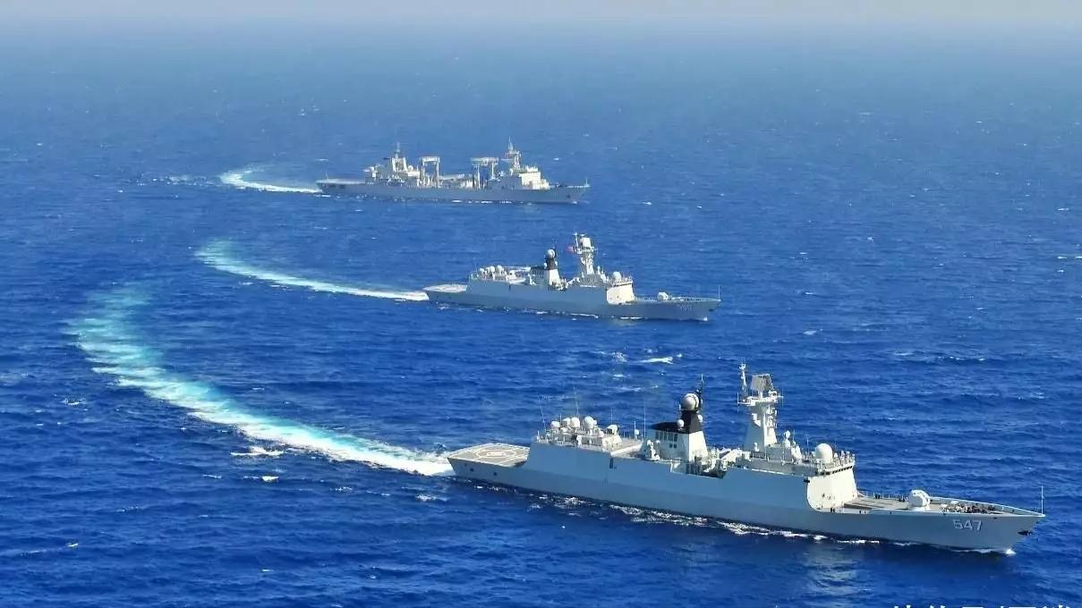 The Chinese navy evacuated overseas Chinese urgently from Sudan! The 052D destroyer has strong ...