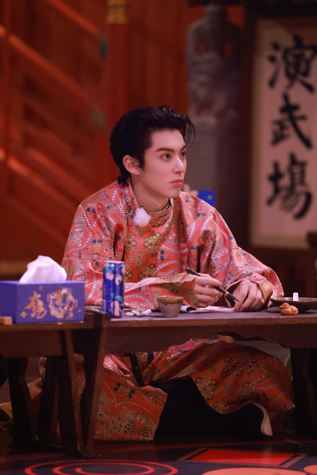 Wang Hedi's "Wan Juan Feng Ya Ji": Traveling through the prosperous ...