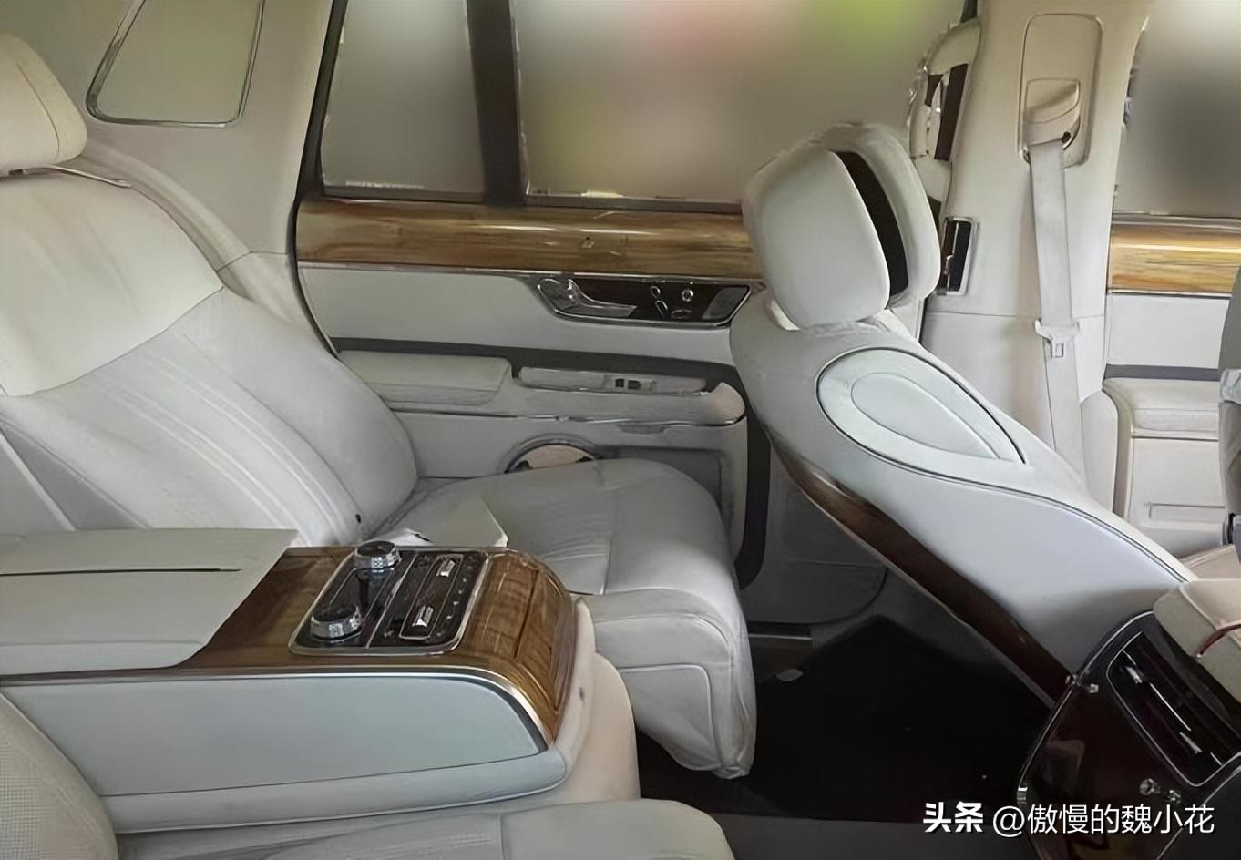 The price exceeds 6 million, and the road test of the 2024 "Hongqi L5 ...