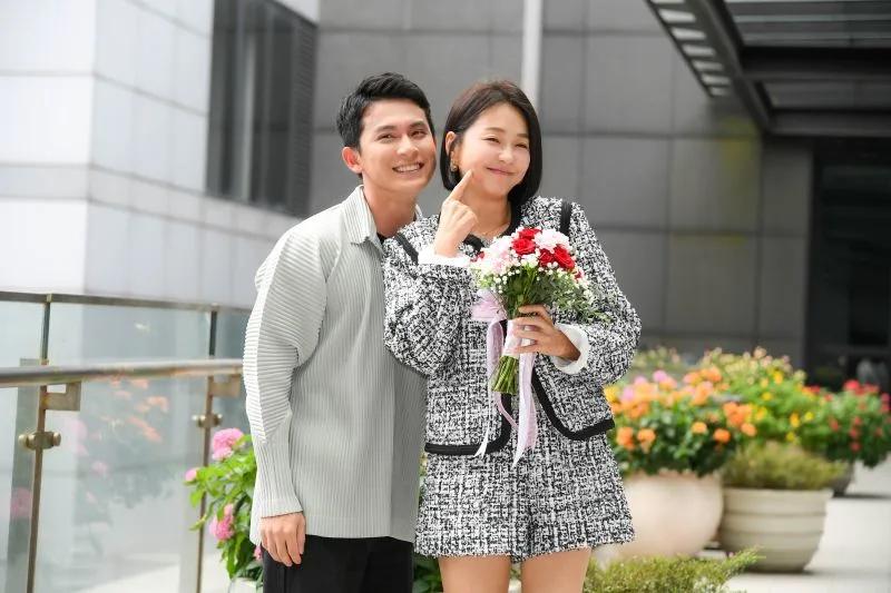 After it was revealed that she married her husband Lin Yuchao 8 years ...