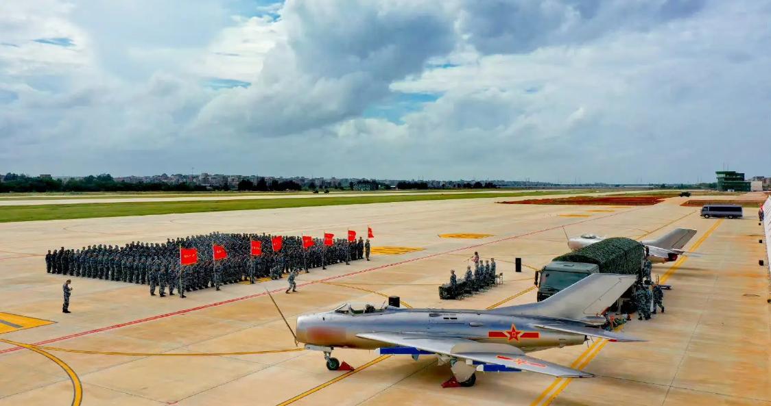 Indian media: A large number of J-6s have been changed to suicide ...