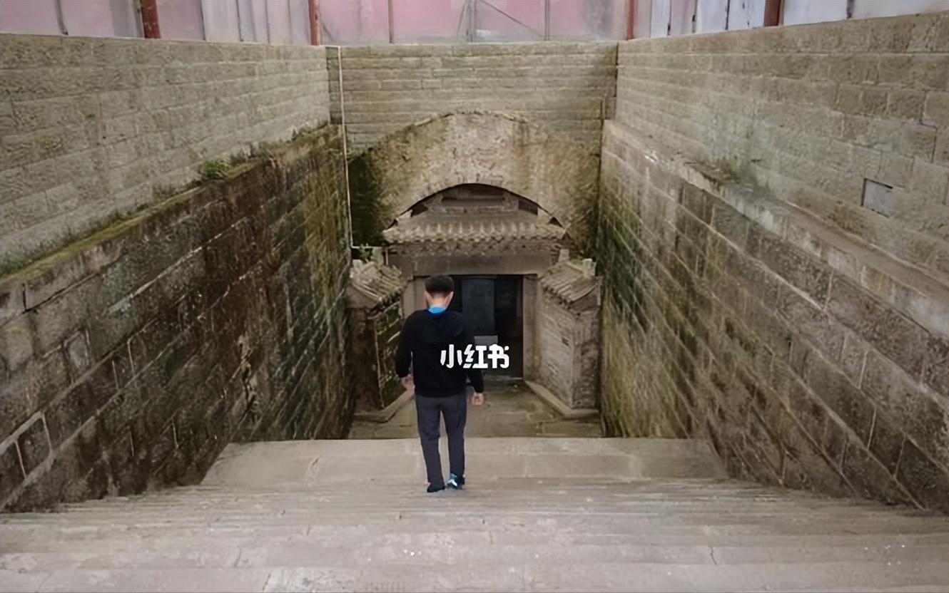 It is indeed the mausoleum of Zhu Yuanzhang's son. The underground ...