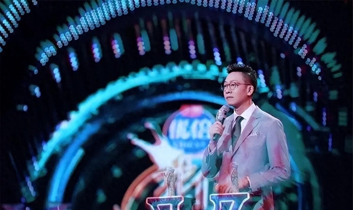 Host Lin Hai, whose two wives are both colleagues, is now 51 years old ...