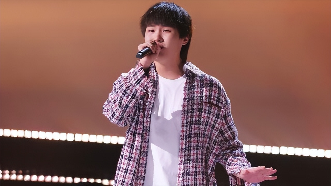 "The Voice" mentor melee match 1: Li Keqin wins Liang Jingru, the latter should not give up Yao ...