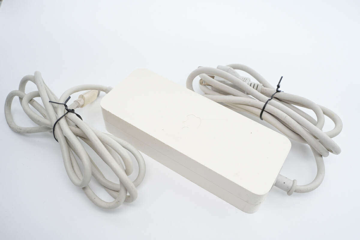 Apple Mac mini original 110W adapter dismantled, the ancient Apple ...
