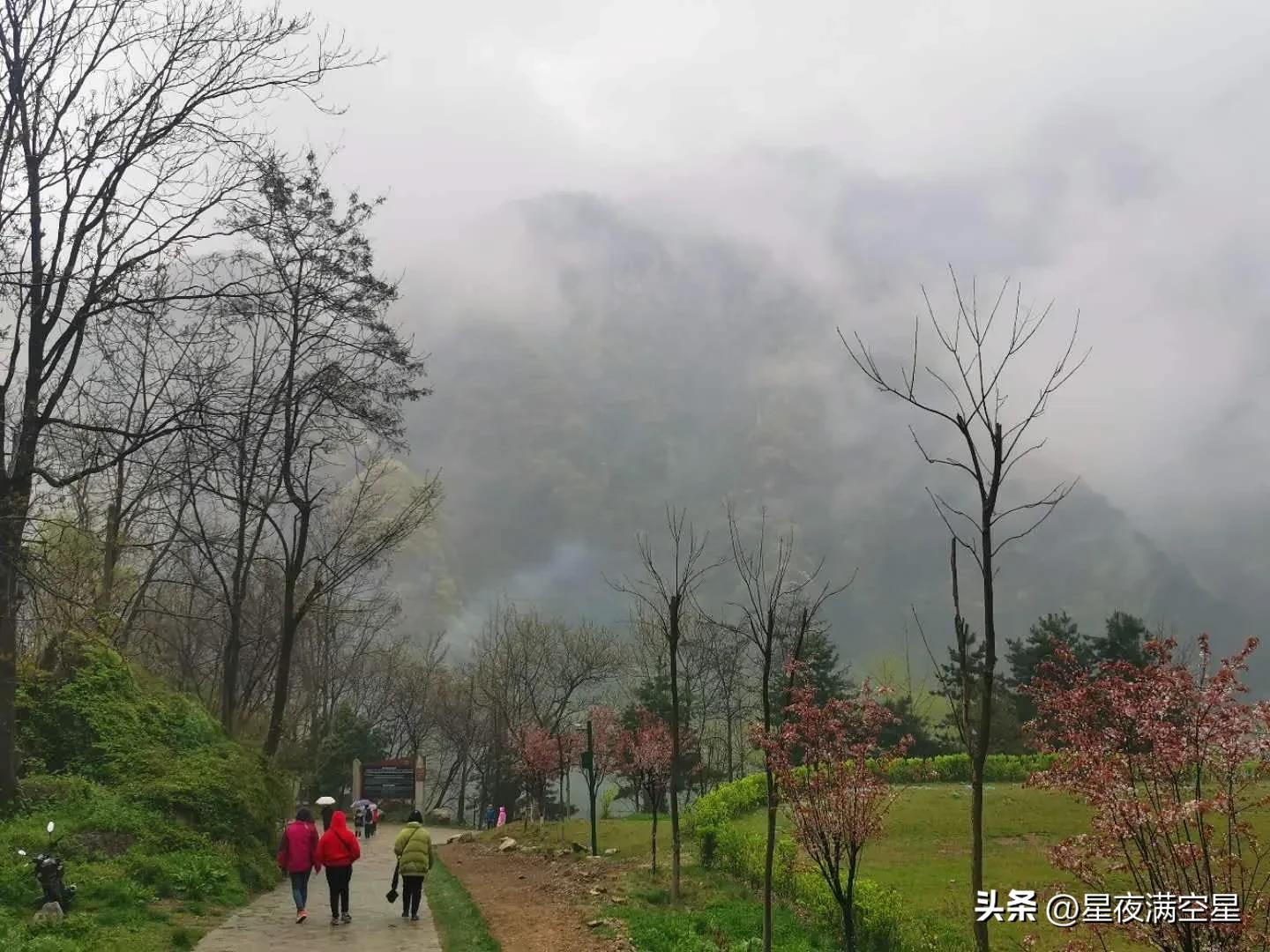 During the Ching Ming Festival, there are many rains, and the misty ...