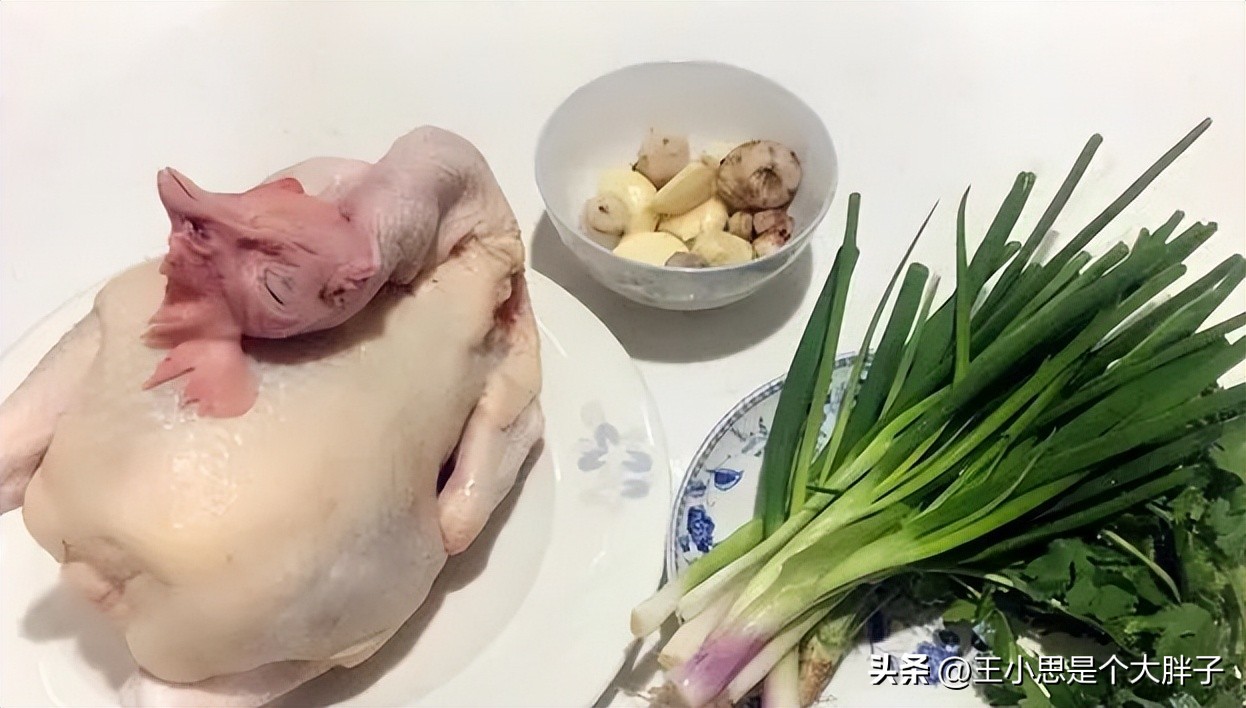 To make white-cut chicken, it is not good to cook it directly in the ...