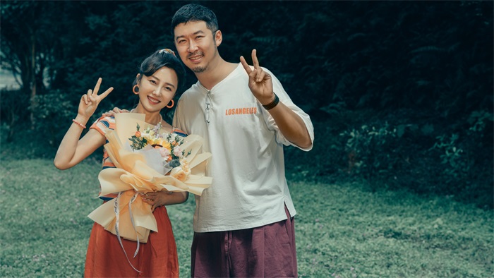 Cui Zhenzhen's "Tomorrow's Boys" costumes and bouquets are finished ...