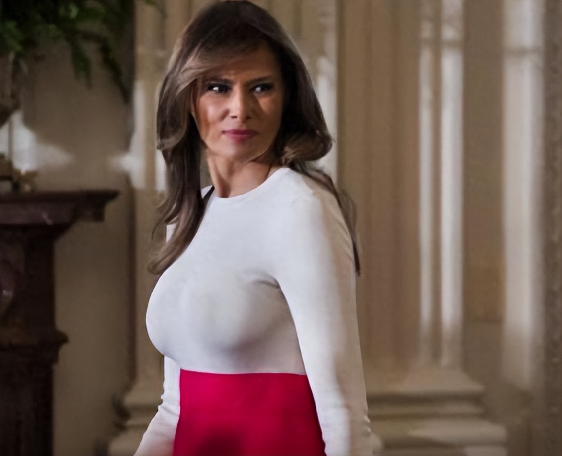 Melania, the hidden knife in her smile: united with her best friends to ...