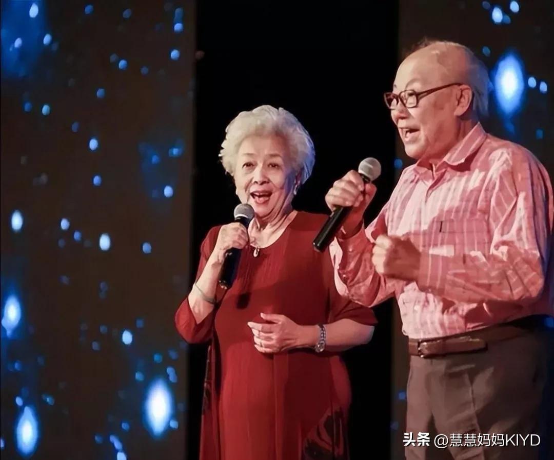 "Song of Youth" by Xie Fang and Zhang Mu forever - iNEWS