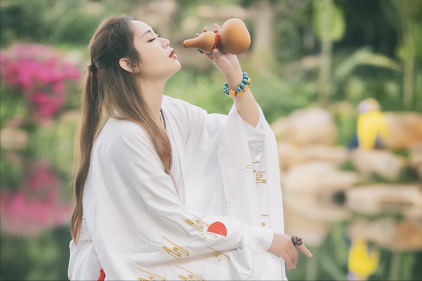 Poems and years are both sentimental, writing 5 poems of the seven ...