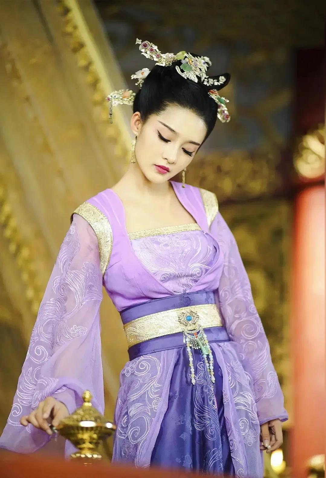 Sharing of beauties in ancient costumes——Li Qinzhi Yuanchun's wardrobe ...