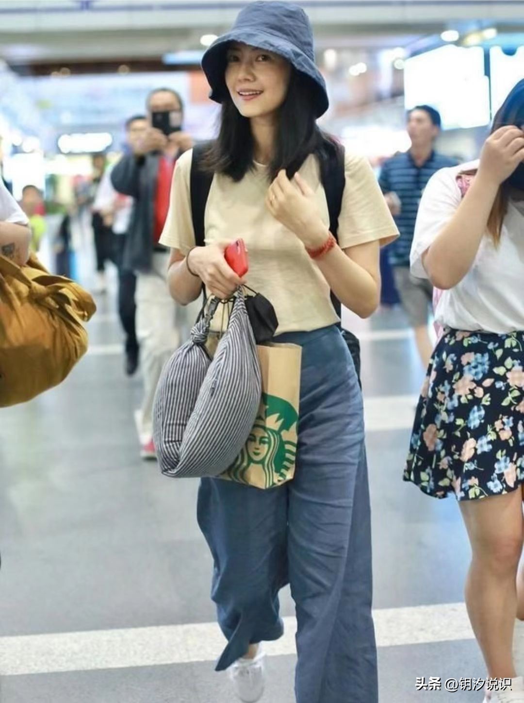 Follow Ms. Gao Yuanyuan to learn how to wear it. It is simple, generous ...